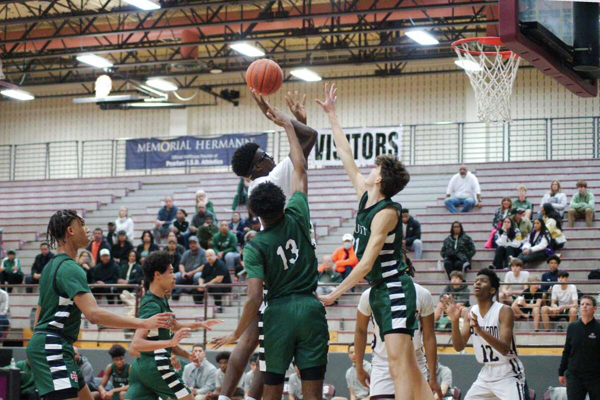 Strake Jesuit claws past Pearland in Buckelew's final home game