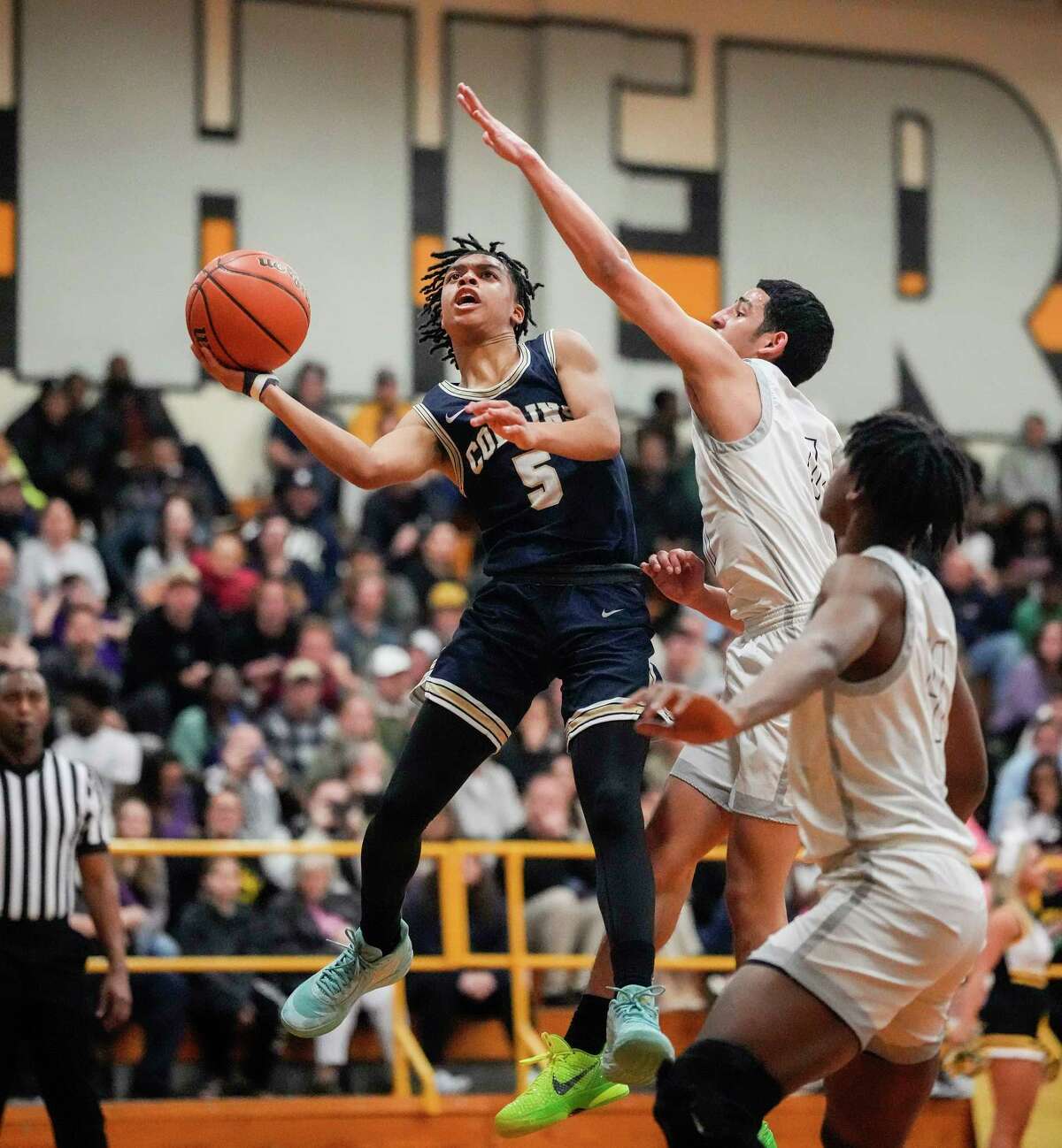 Klein Collins Tigers topple Klein Oak Panthers for district title