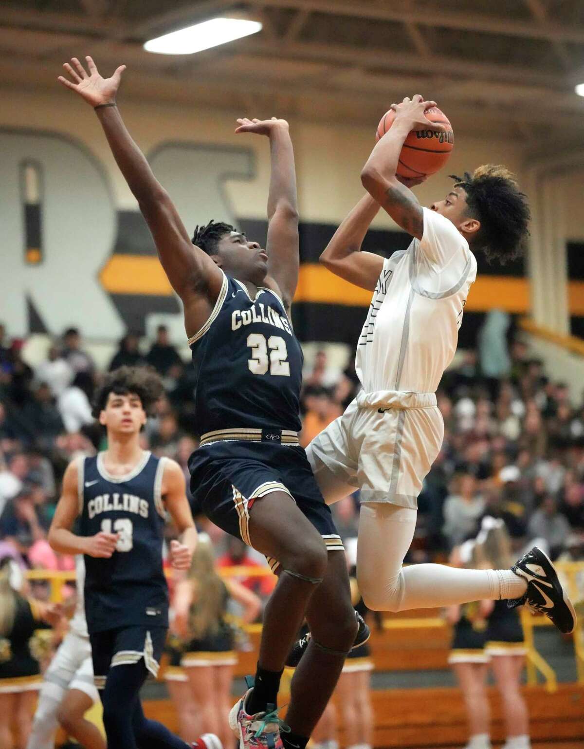 Klein Collins Tigers topple Klein Oak Panthers for district title