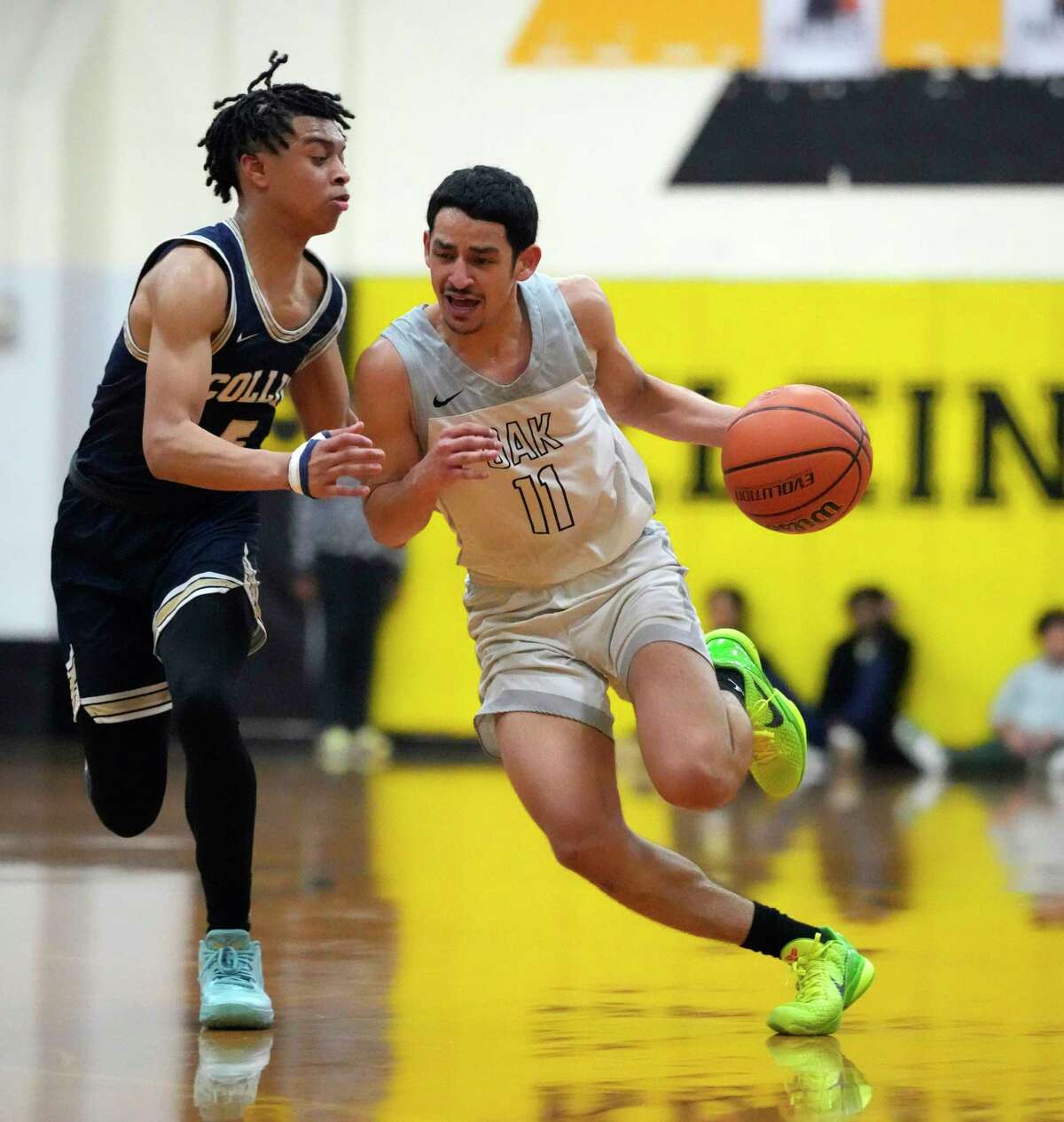 Klein Collins Tigers topple Klein Oak Panthers for district title