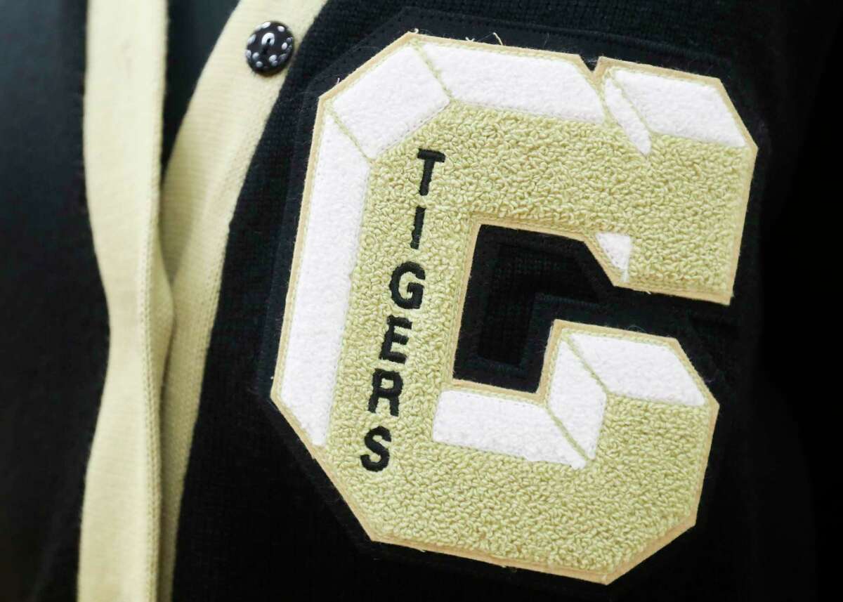 The Woodlands wins final game as Conroe bids farewell to 'The Pit'