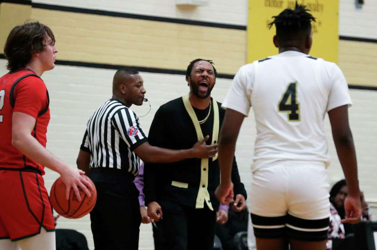 The Woodlands wins final game as Conroe bids farewell to 'The Pit'