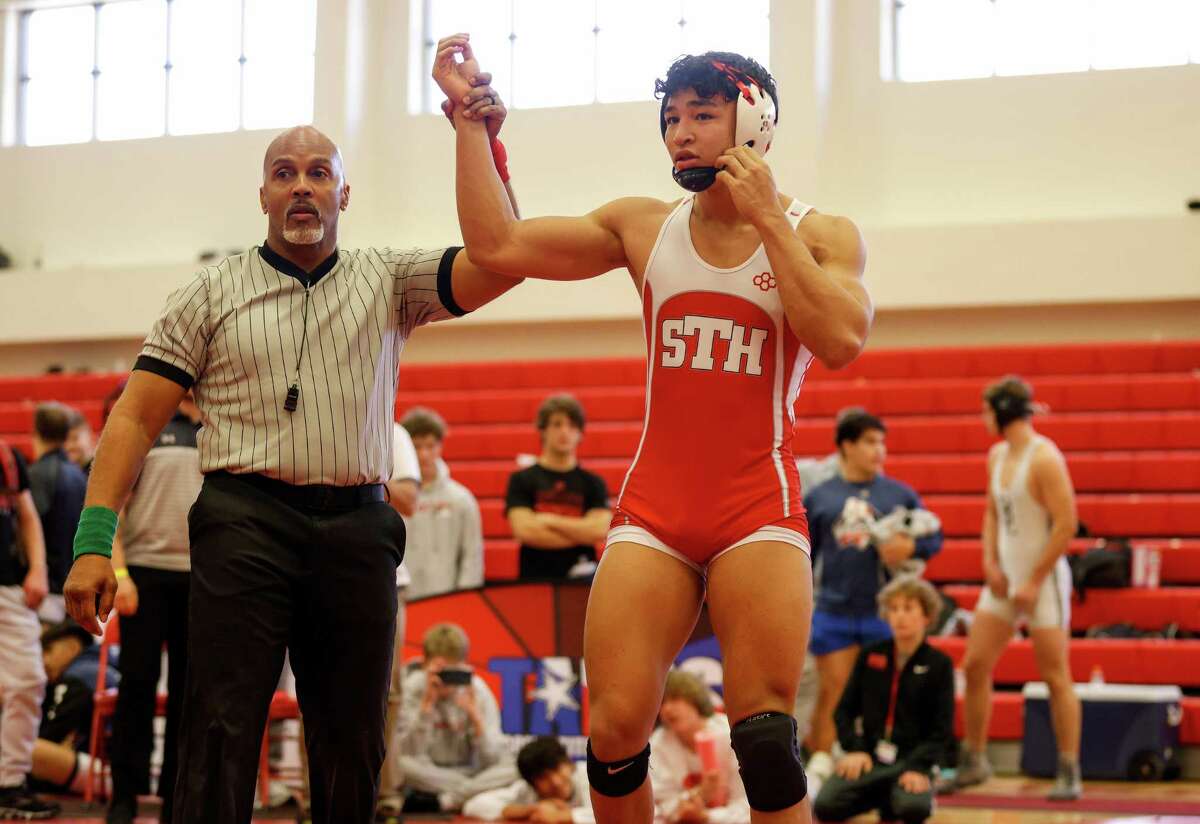 St. Thomas' Luke Malveaux, Sam Cordova win state wrestling titles