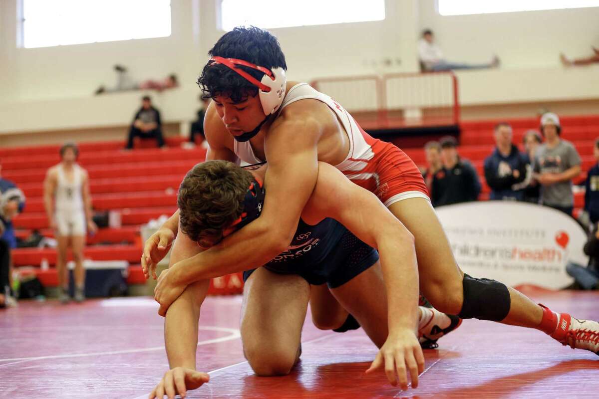 St. Thomas' Luke Malveaux, Sam Cordova win state wrestling titles