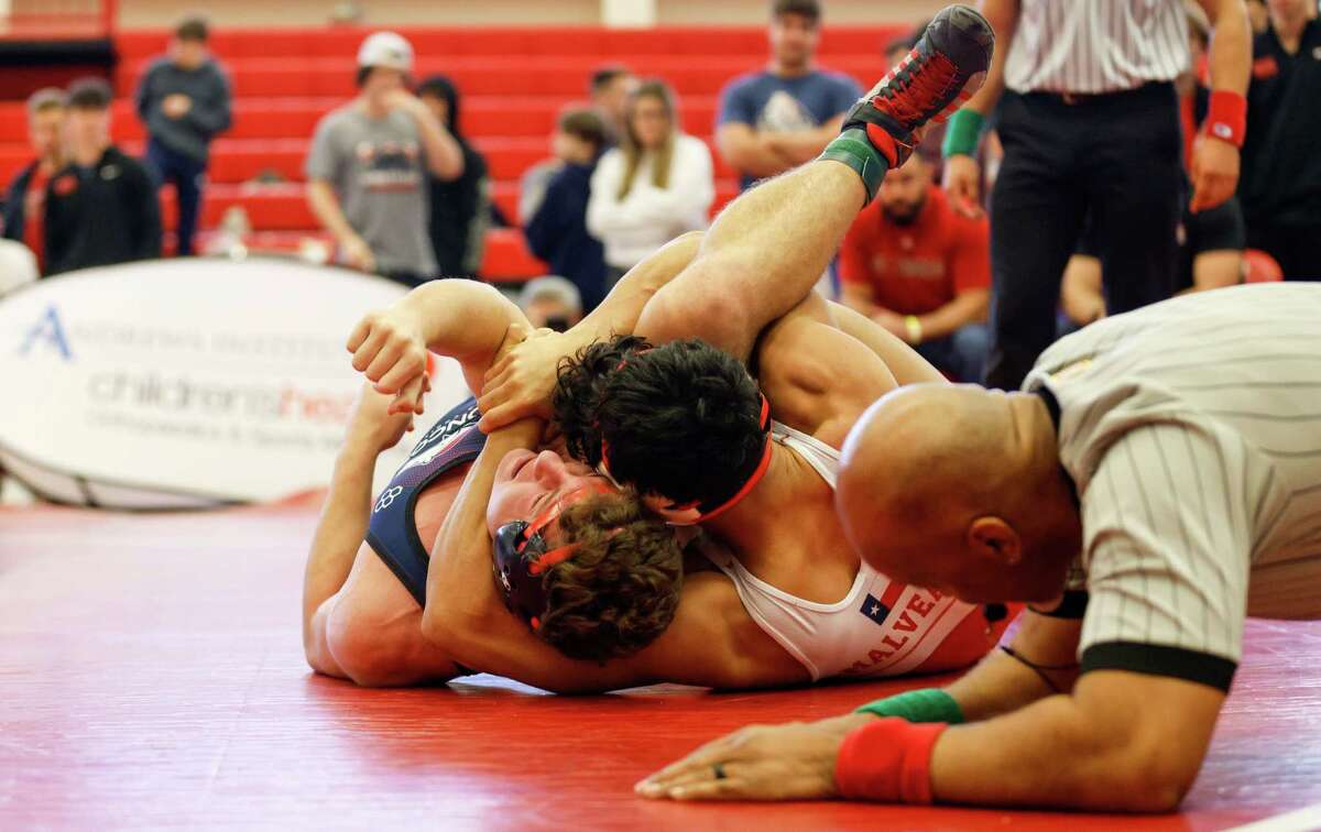 St. Thomas' Luke Malveaux, Sam Cordova win state wrestling titles