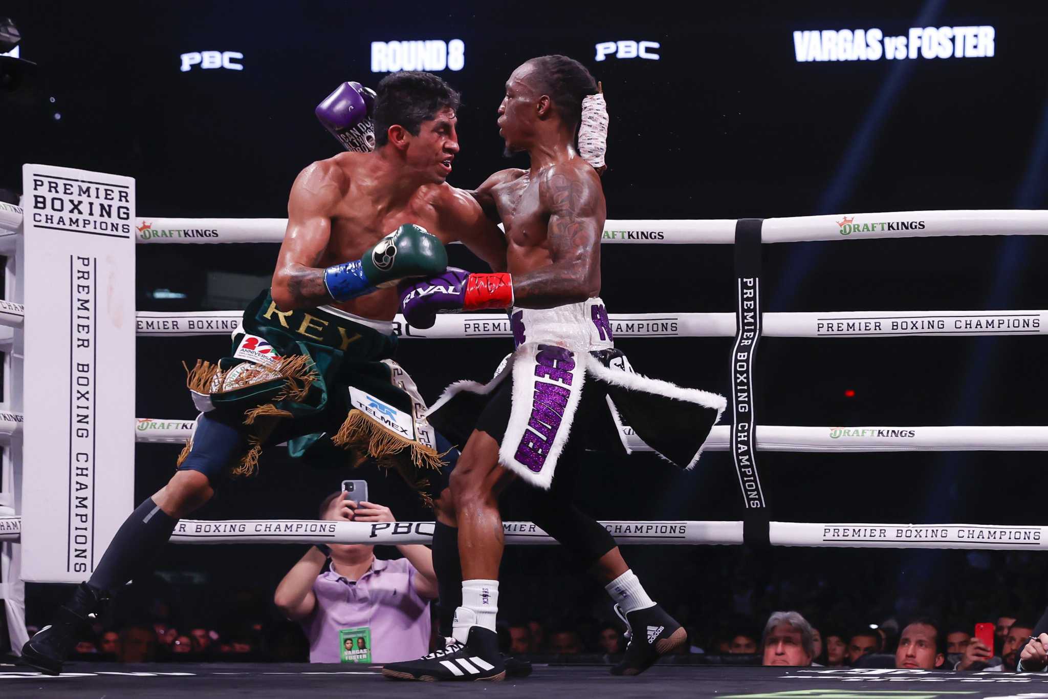 Mario Barrios dominant in return to ring