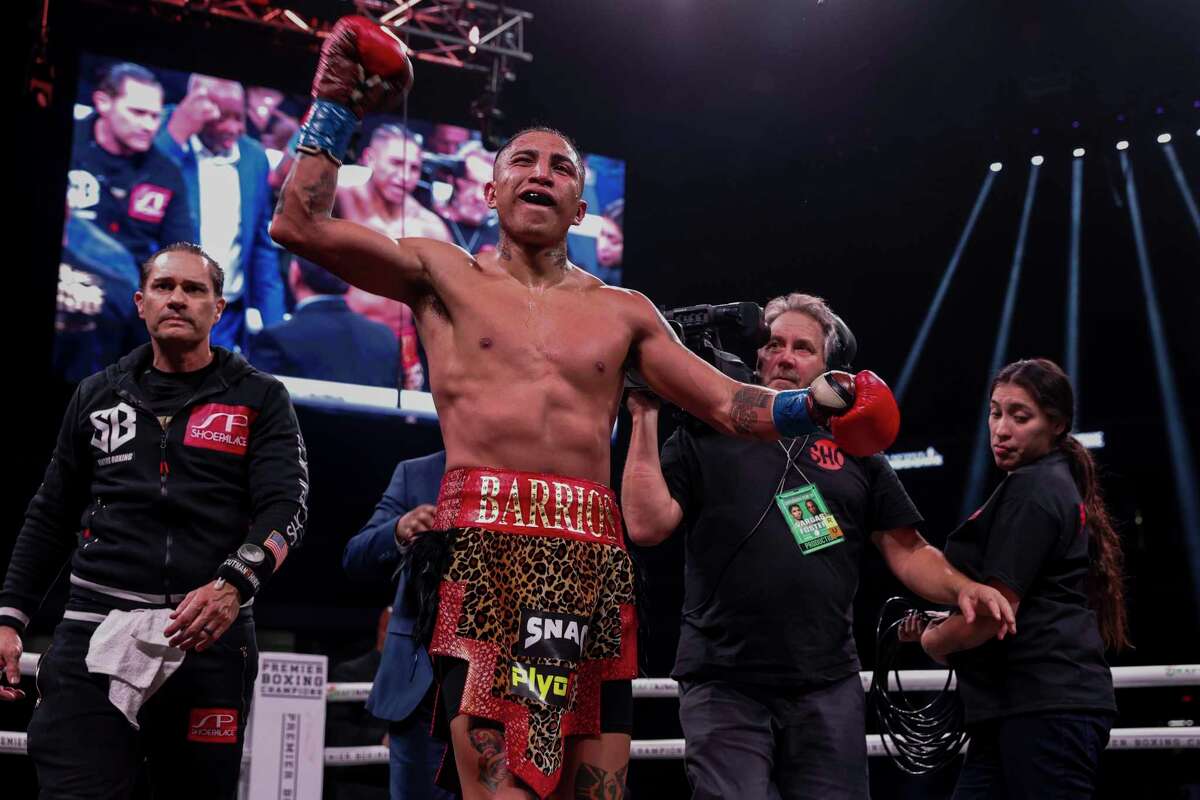 Mario Barrios dominant in return to ring