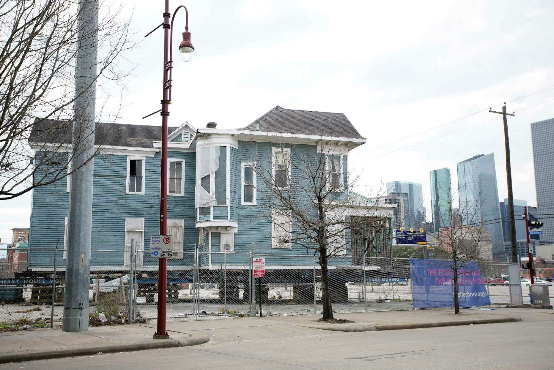 Houston's historic houses have been moved before. Here's how.