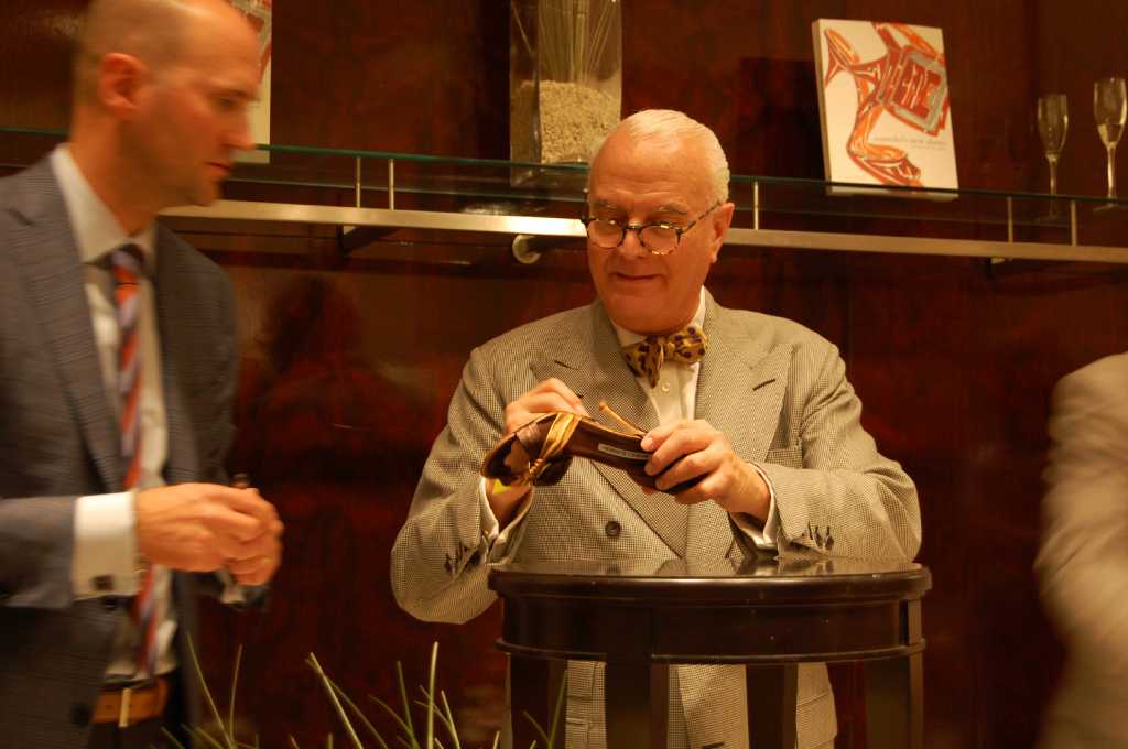 Blahnik adds his signature to shoes on the Avenue