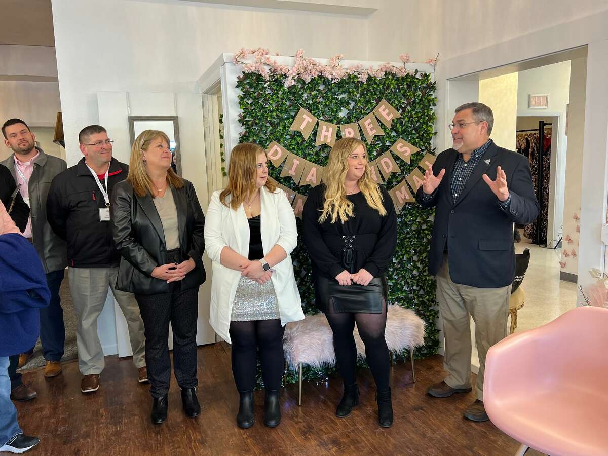 Three Diamonds Prom and Formal celebrates grand opening