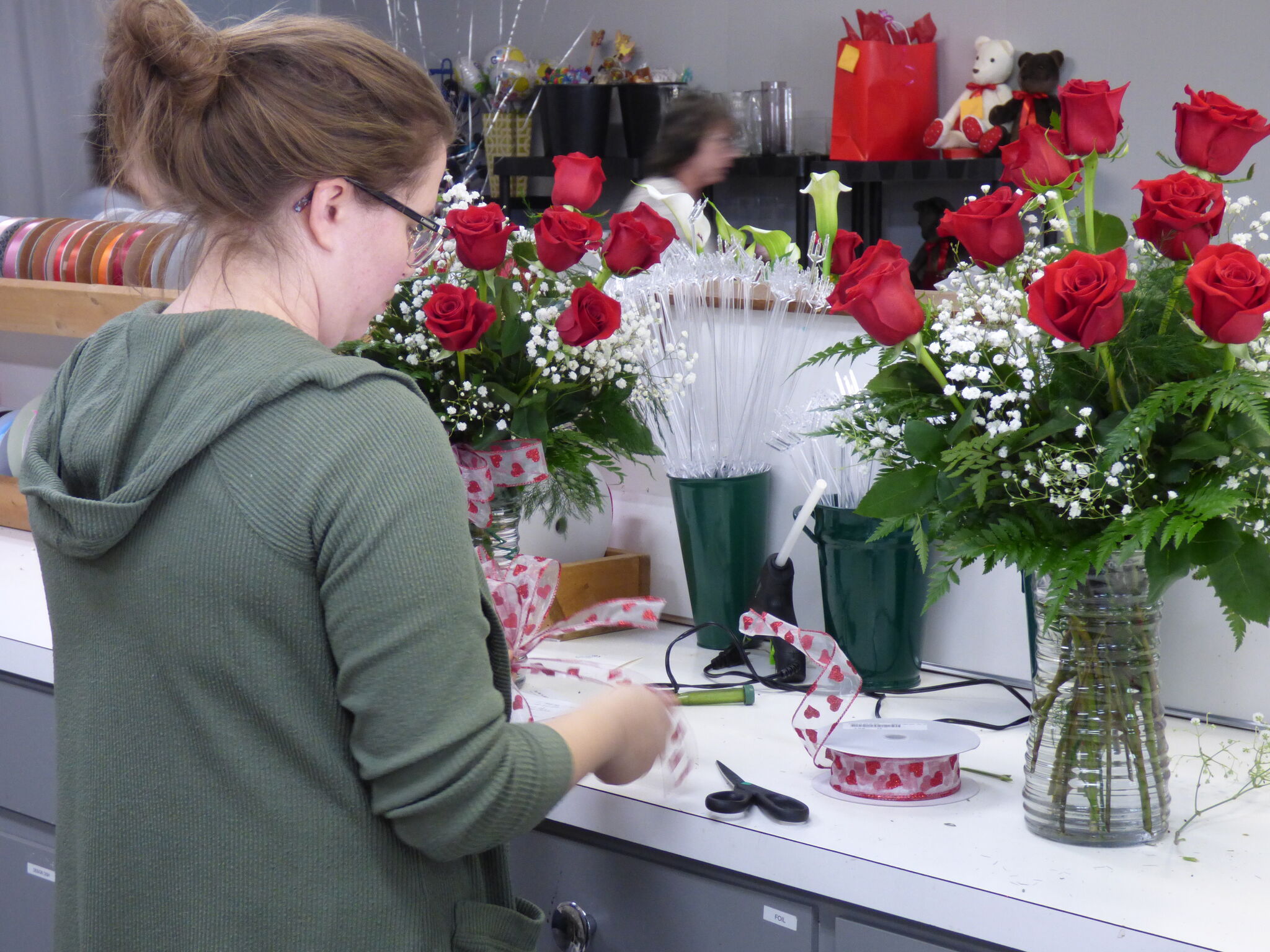 Manistee flower shop busy ahead of Valentine's Day