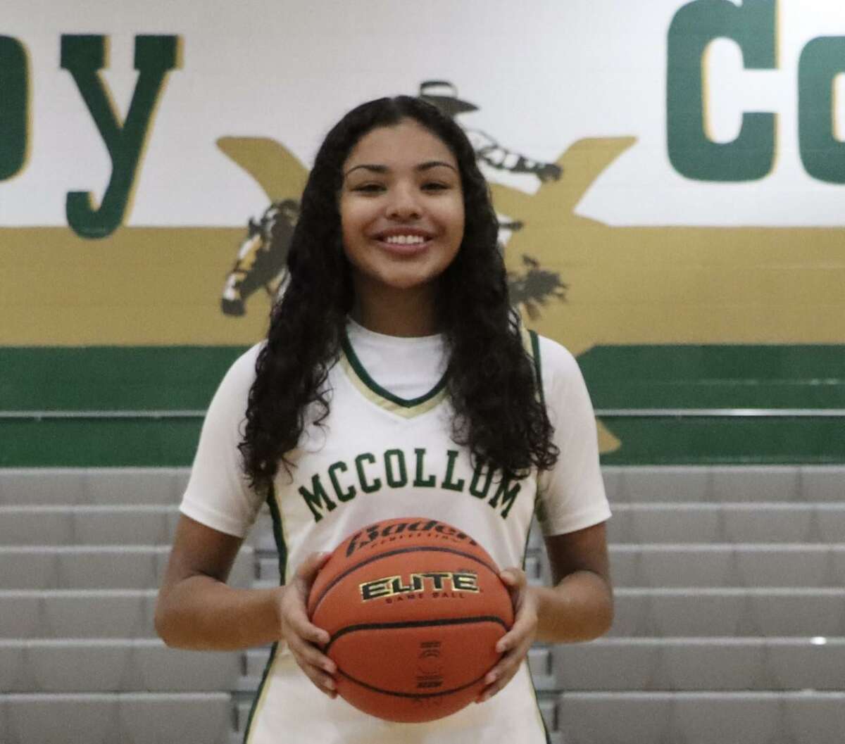 Aaliyah Mancha named Express-News' girls basketball player of the week