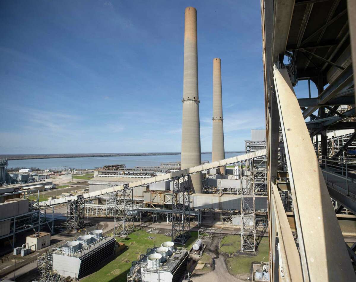 Half of U.S. coal-fired electricity generation to shut down by 2026