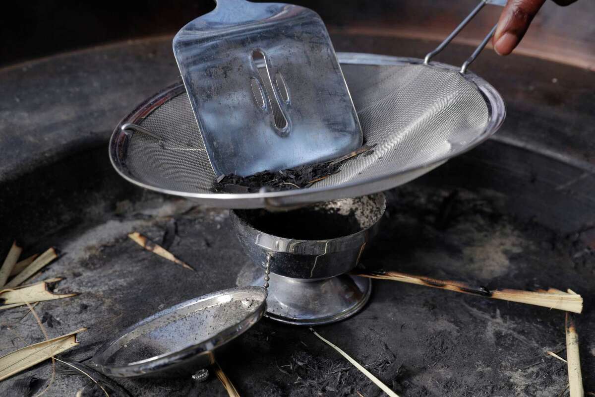 Ashes-to-go programs at Houston-area churches fit busy lifestyles