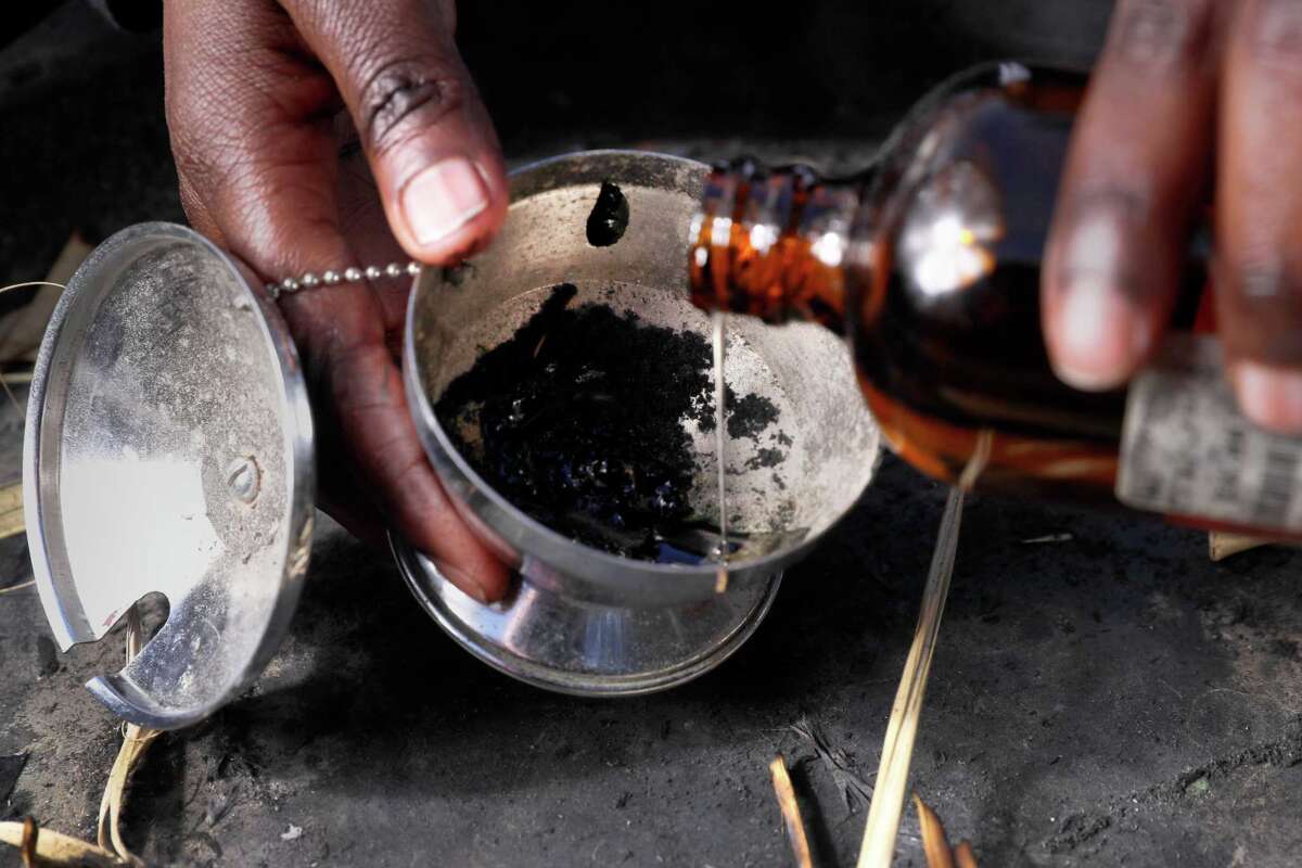 Ashes-to-go programs at Houston-area churches fit busy lifestyles