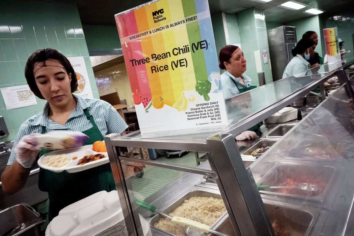Healthier school lunch can reduce obesity, study suggests