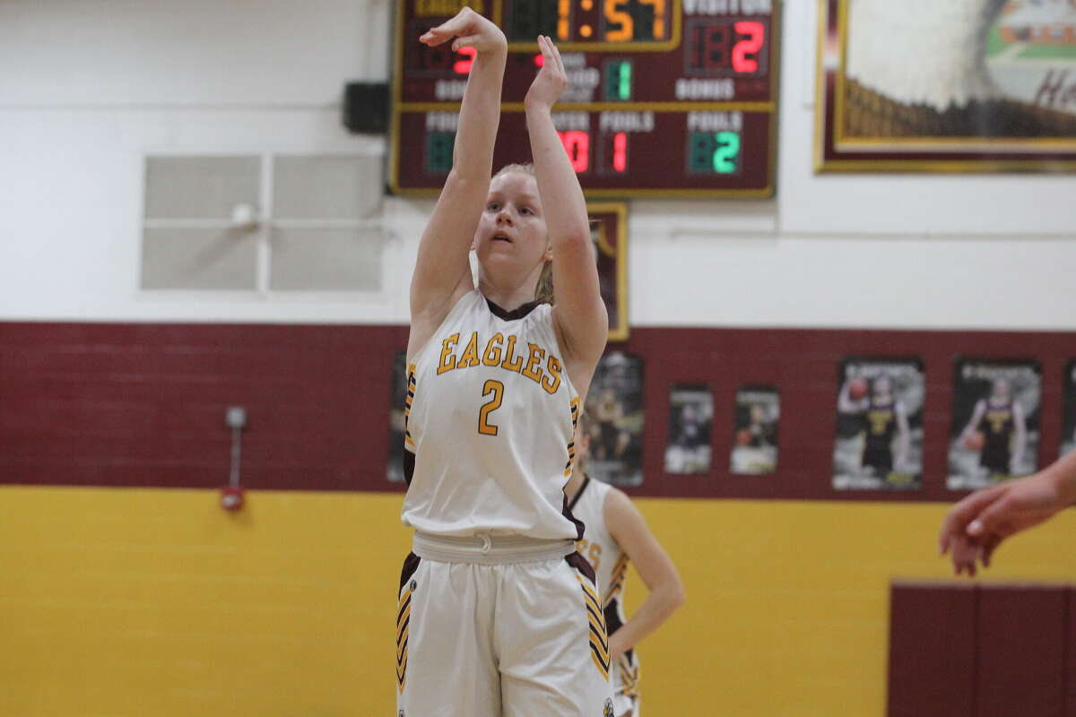 Bad Axe's Dennis and Cass City's McIntyre lead girls standouts