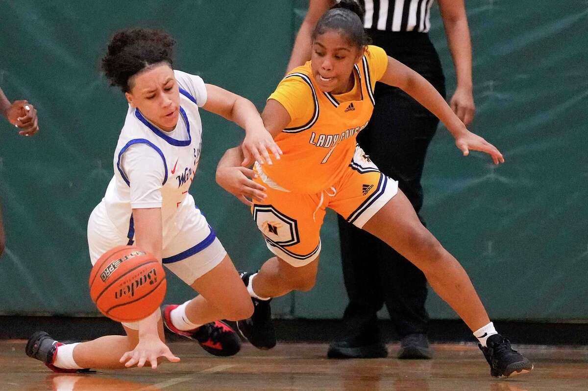 Emeh, defense ignite dominant second half as Oak Ridge routs Nimitz in