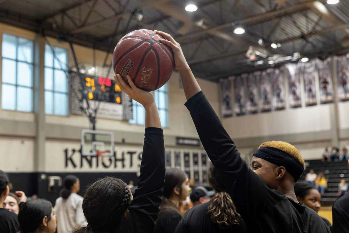 San Antonio high school player moves on after racial taunt