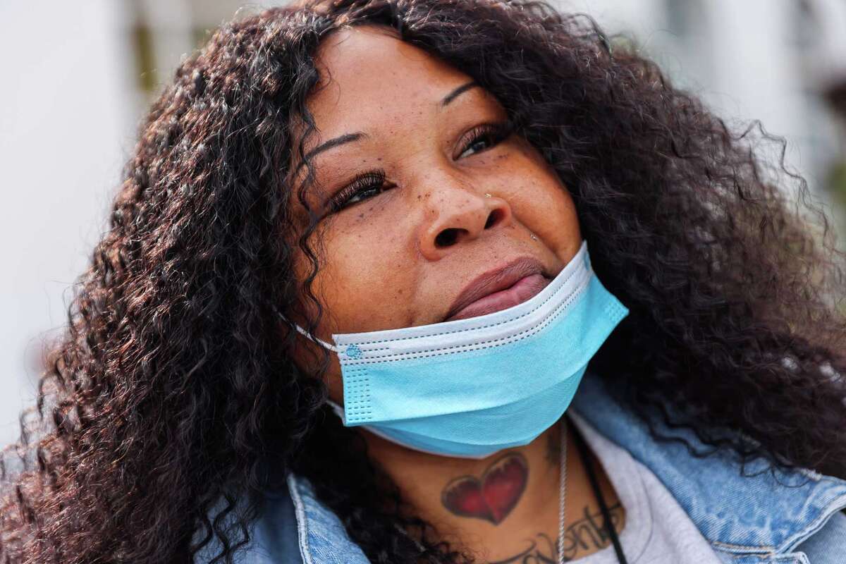 How to help homeless people? Outreach worker uses ‘radical hospitality