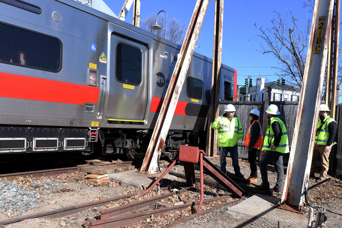 Metro-North service resumes on New Canaan Branch after train crash