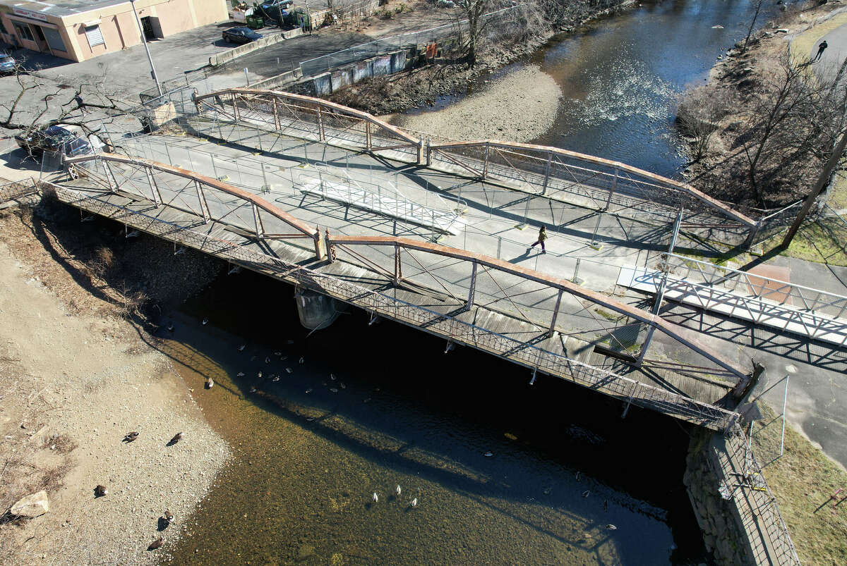 Stamford's West Main Street Bridge will close Feb. 20 to pedestrians