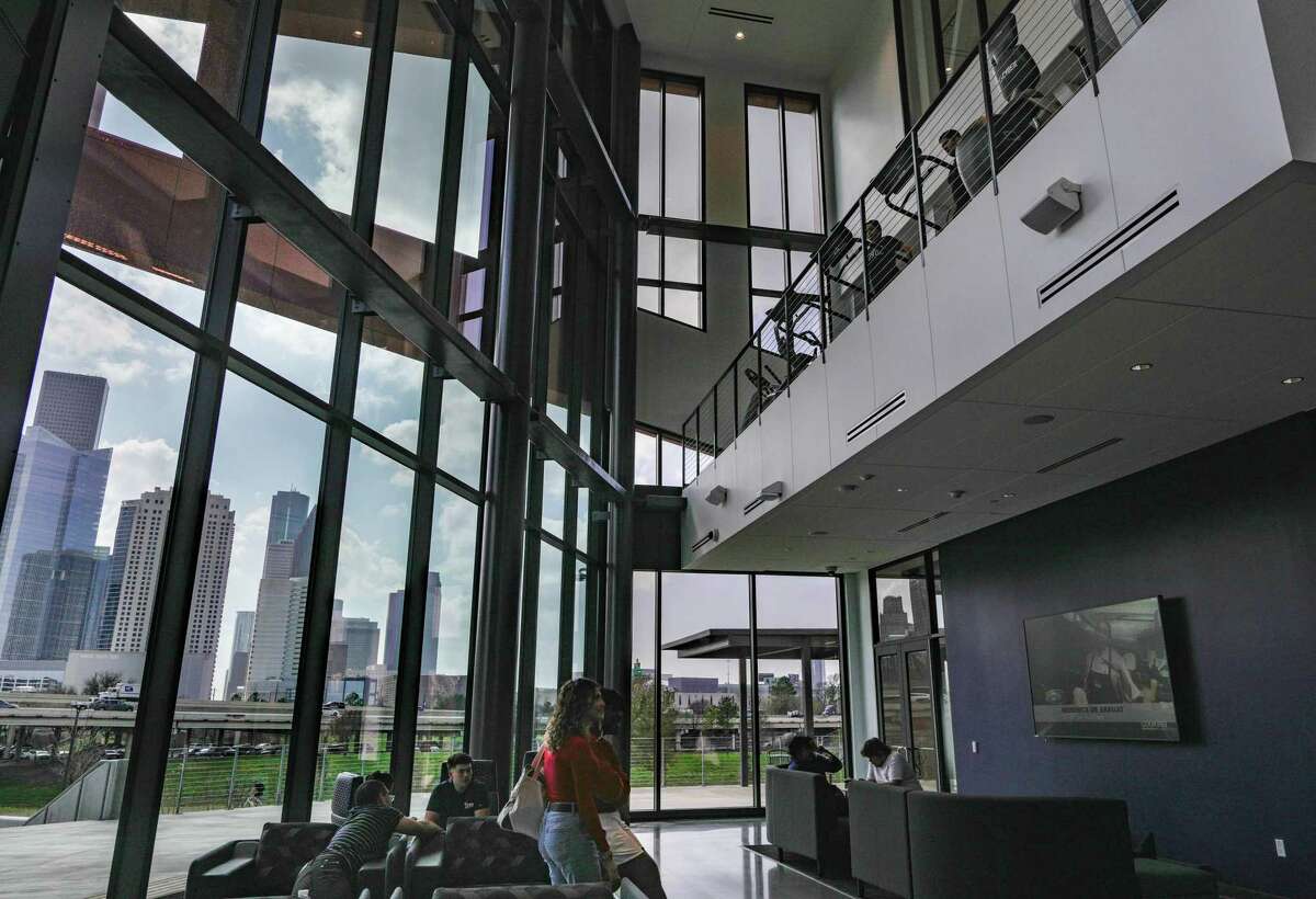 University of Houston Downtown opens center for student success