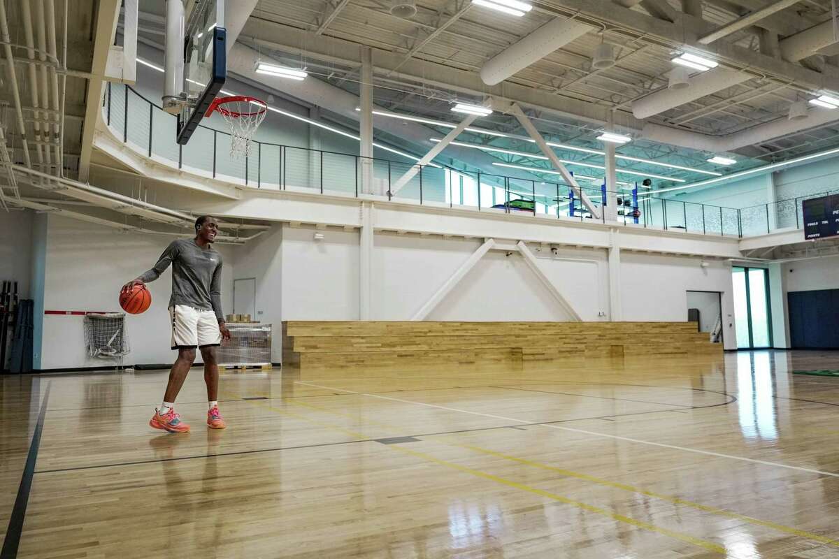 University of Houston Downtown opens center for student success