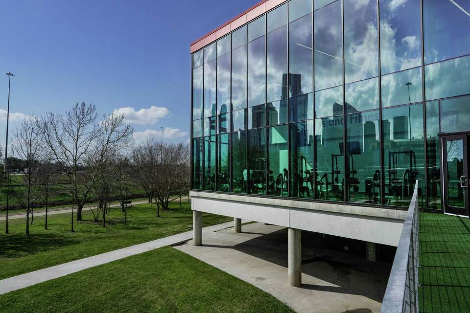 UH-Downtown unveils plan to expand into Warehouse District