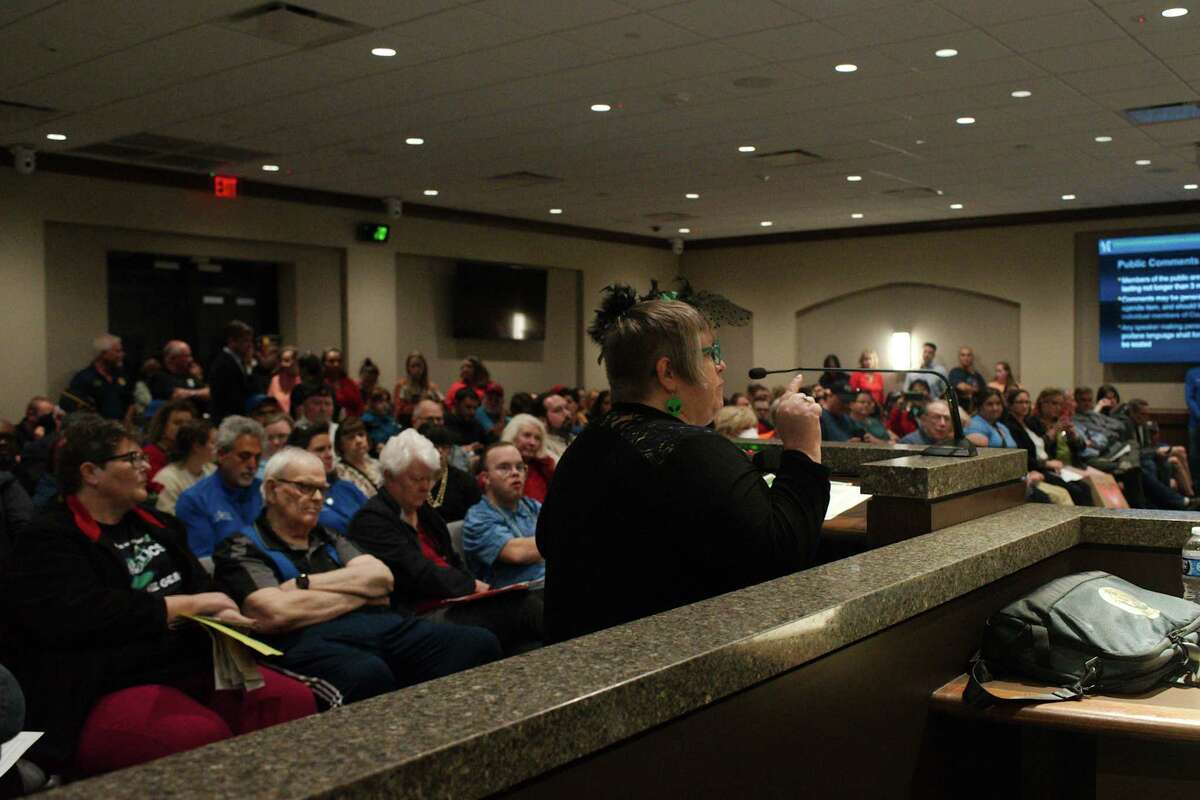 League City board will review 'obscene' library books