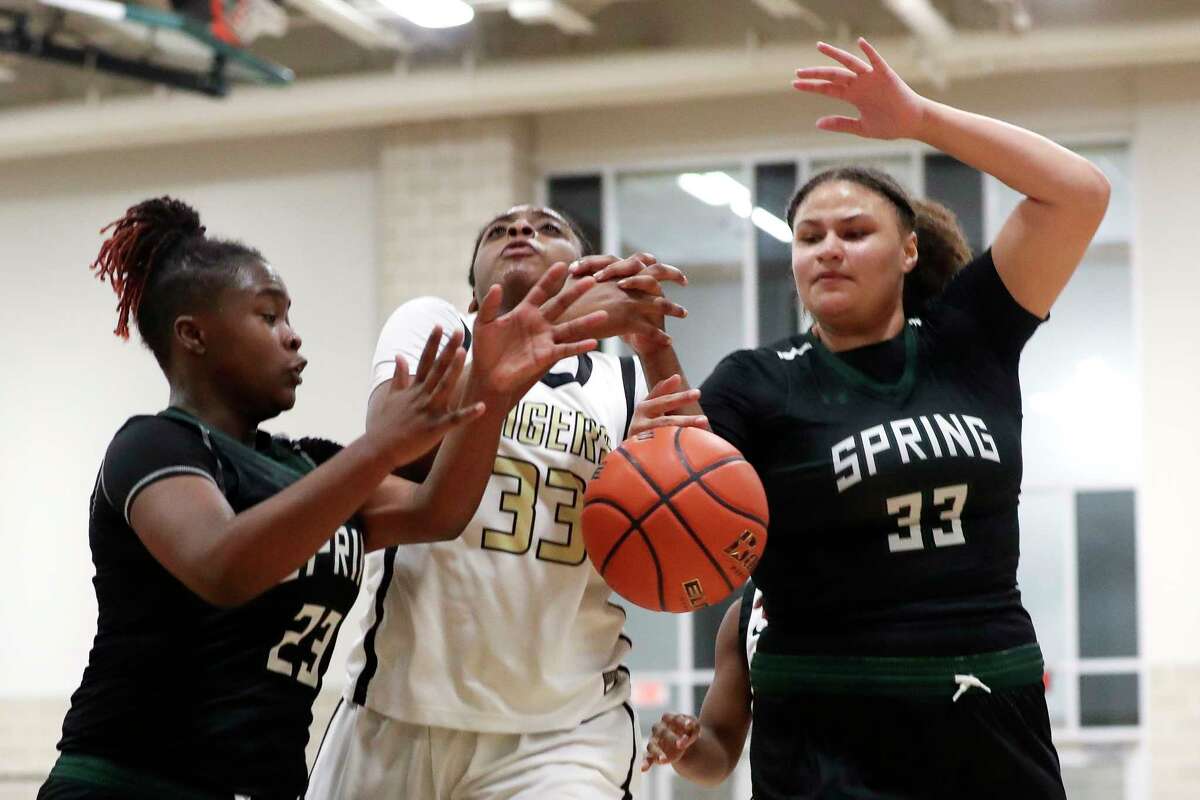 Wesley knocks down big shot, Spring takes bi-district win over Conroe
