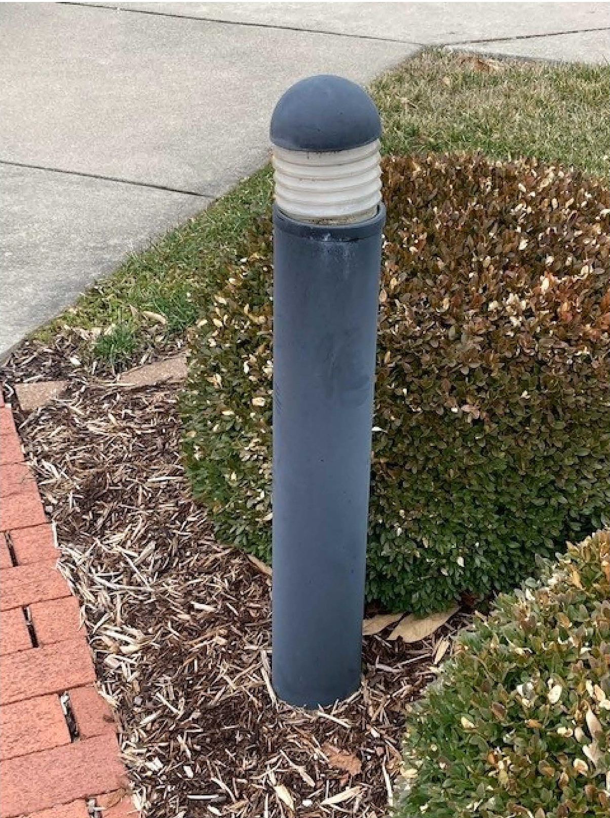 Glen Carbon panel discusses replacing bollards at memorial