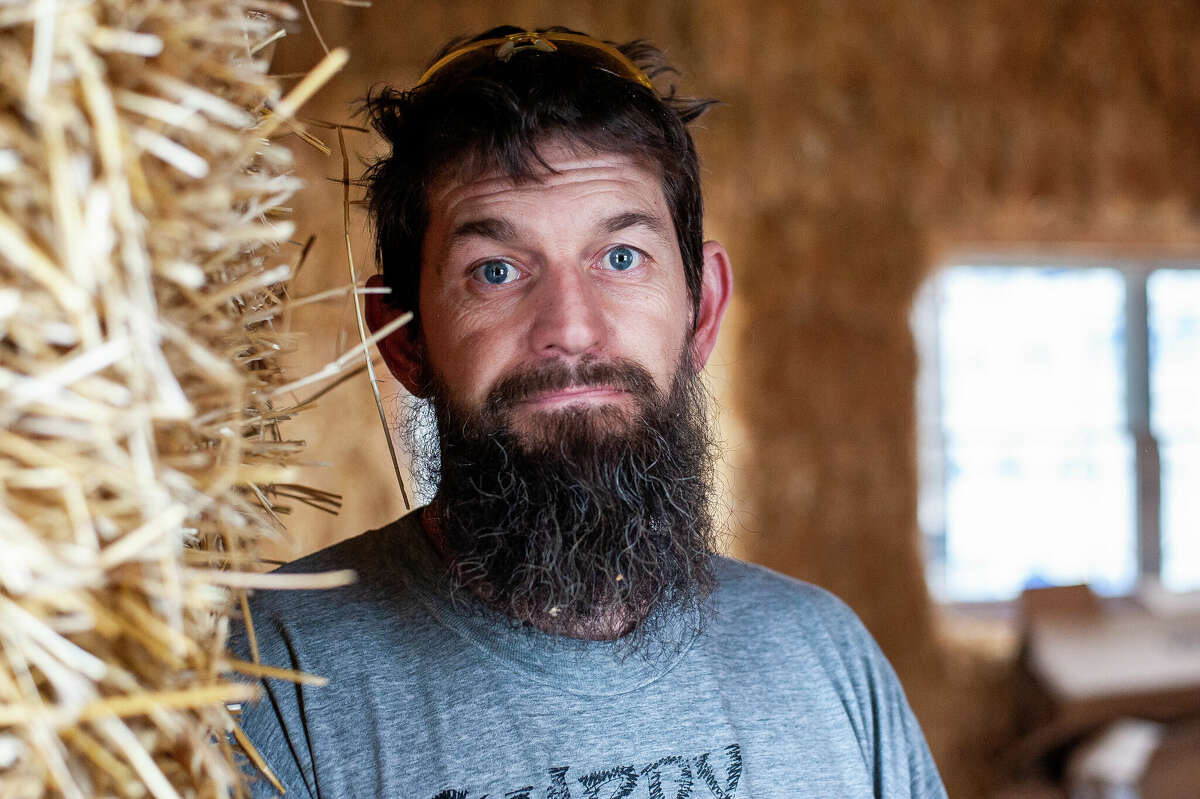 Midland County resident builds straw bale house