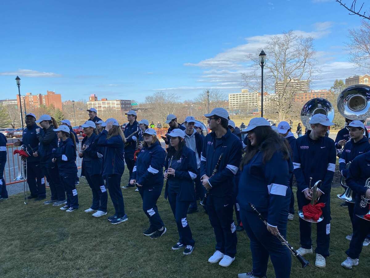 UConn supporters rally in Hartford ahead of Lamont budget hearing