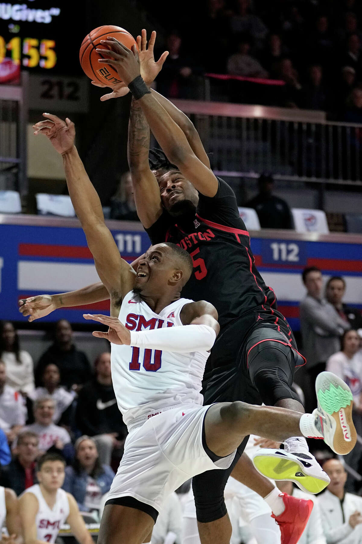 Marcus Sasser, No. 2 Houston Cougars finish sweep of SMU Mustangs