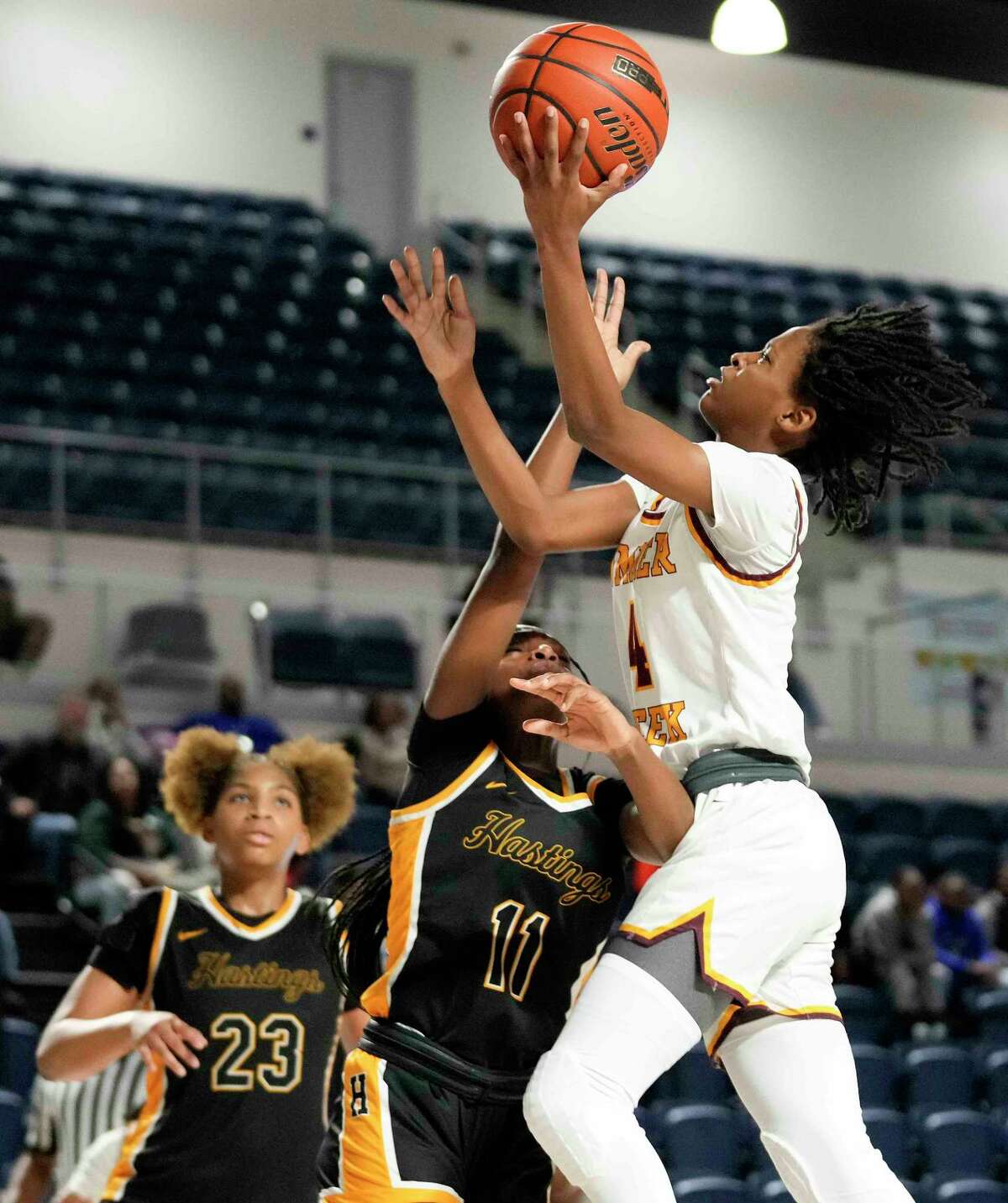 Summer Creek uses big fourth quarter to defeat Alief Hastings