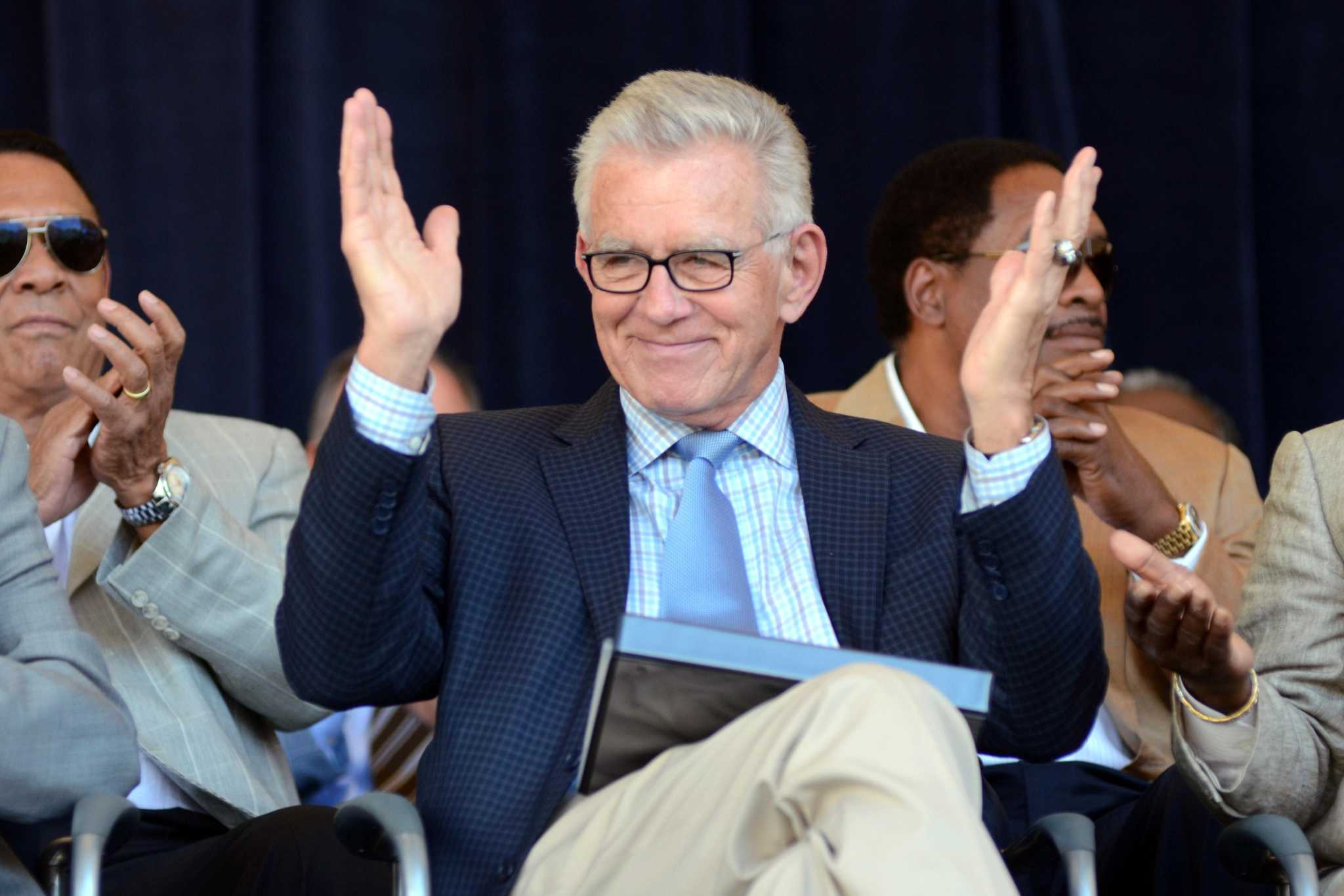 Tim McCarver, longtime catcher and broadcaster, dies at 81