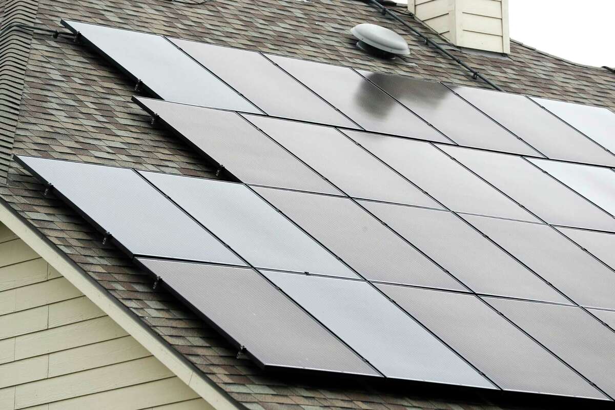 Woodlands' solar energy hasn't taken off. Trees, shadows may be why