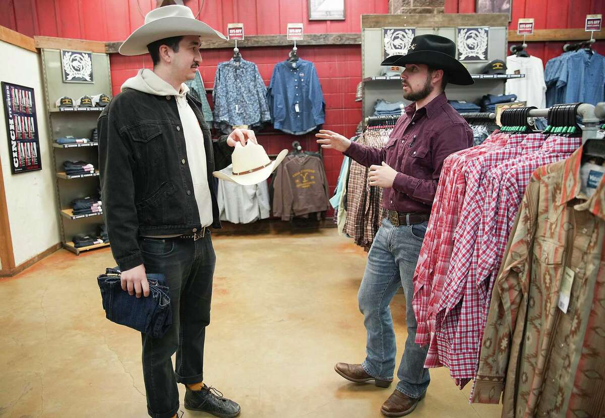 Houston rodeo trail ride: Riders reach downtown Houston rodeo parade