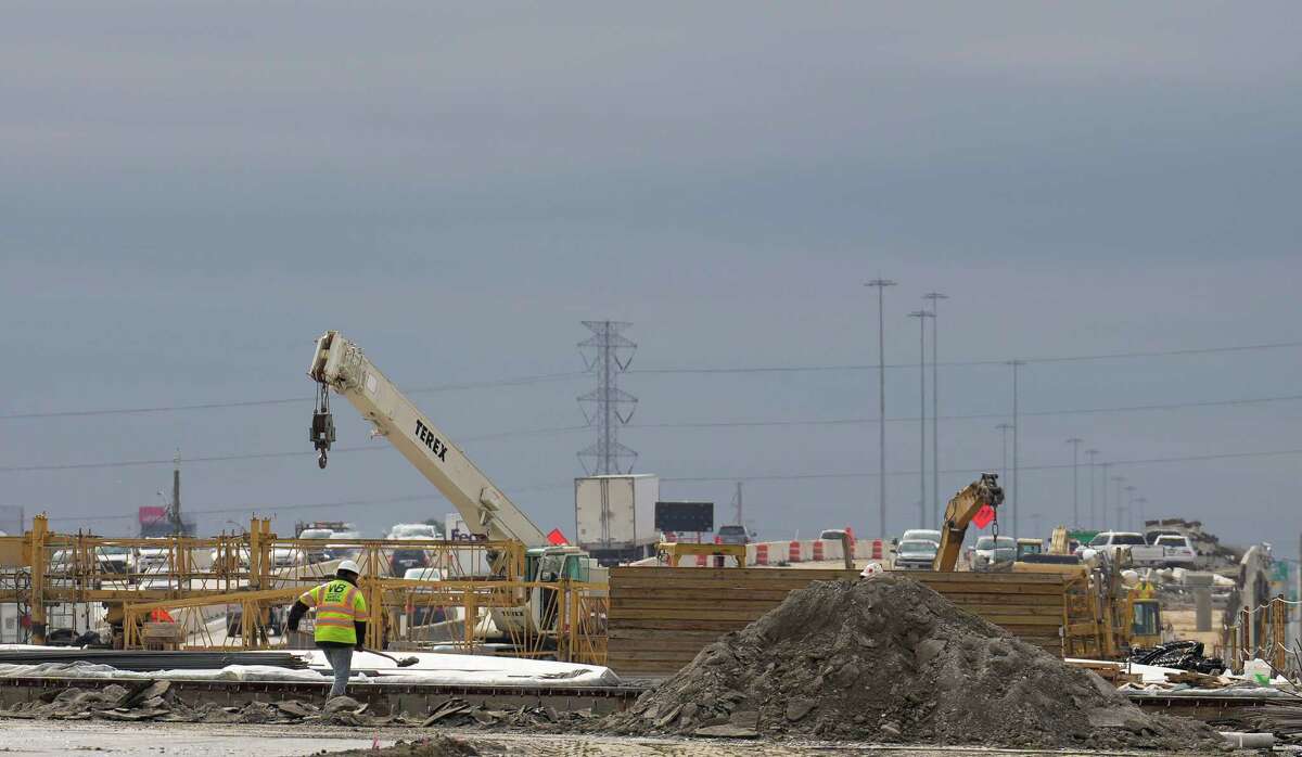 I-45 construction near Galveston: 6 projects will add to traffic