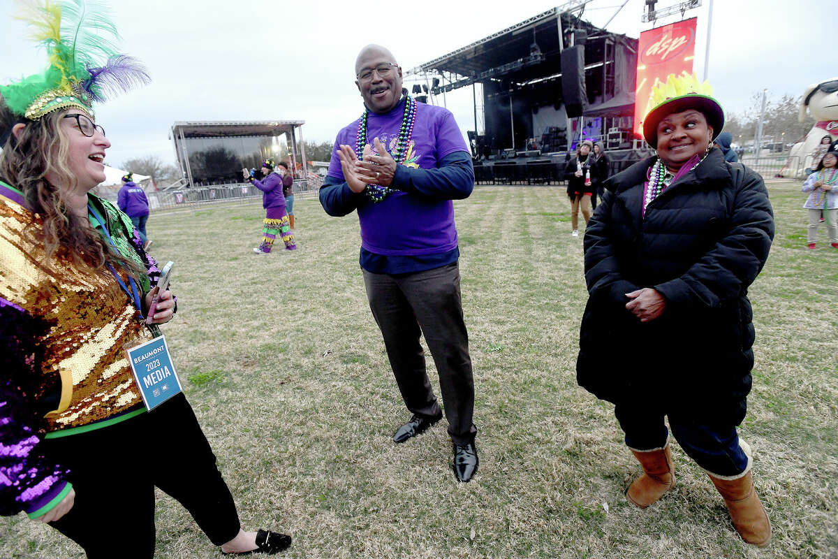 Mardi Gras of Southeast Texas kicks off with the chicken toss
