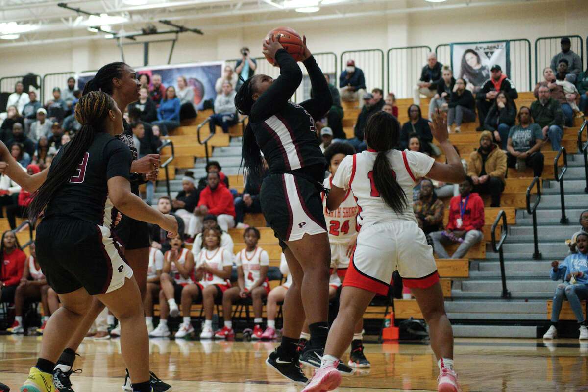 Pearland Oilers earn playoff victory over North Shore Mustangs