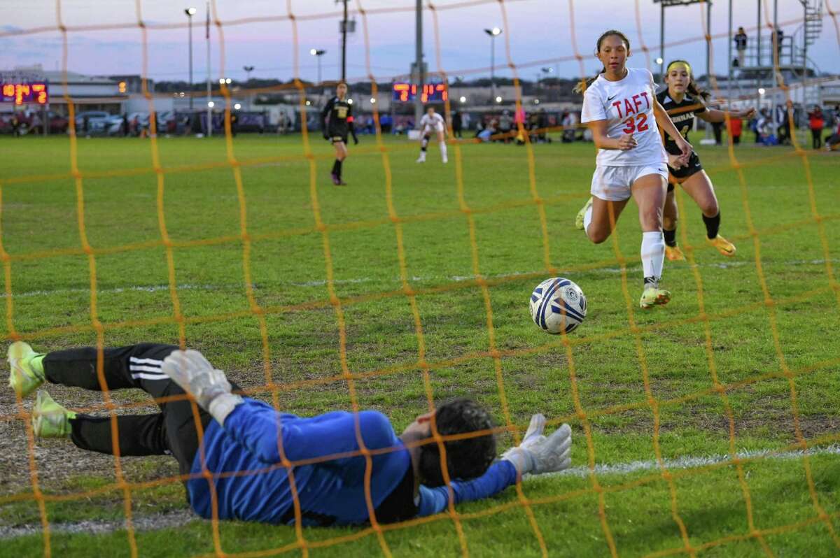 Girls soccer: Taft stays perfect with 2-1 win over Brennan