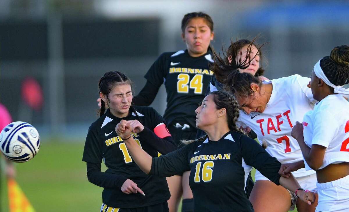 Girls soccer: Taft stays perfect with 2-1 win over Brennan