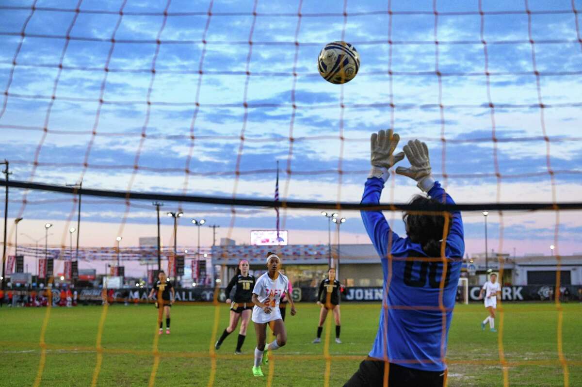 Girls soccer: Taft stays perfect with 2-1 win over Brennan
