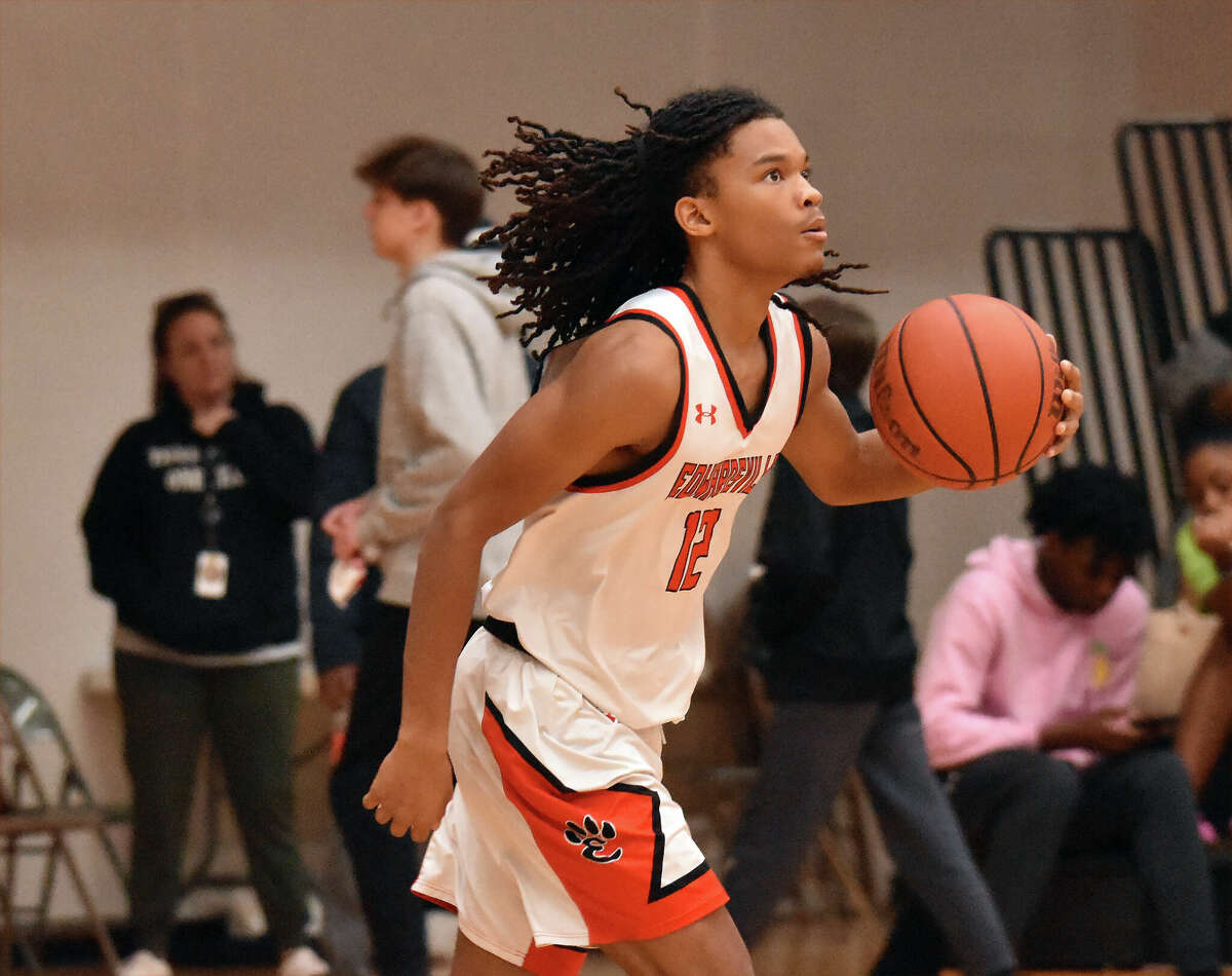 EHS boys celebrate 20-win season, top-3 finish in SWC