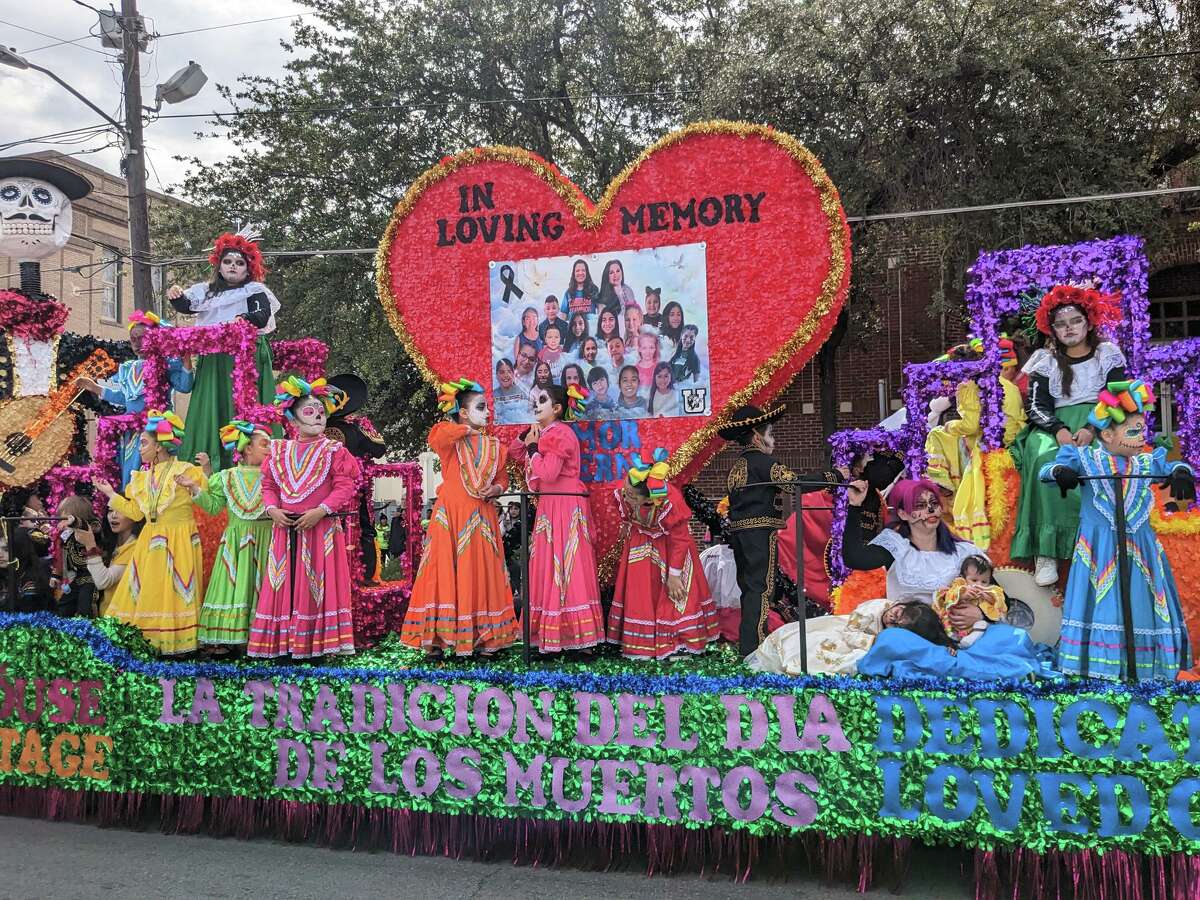 Laredoans come out to experience the 2023 Washington's Birthday Parade