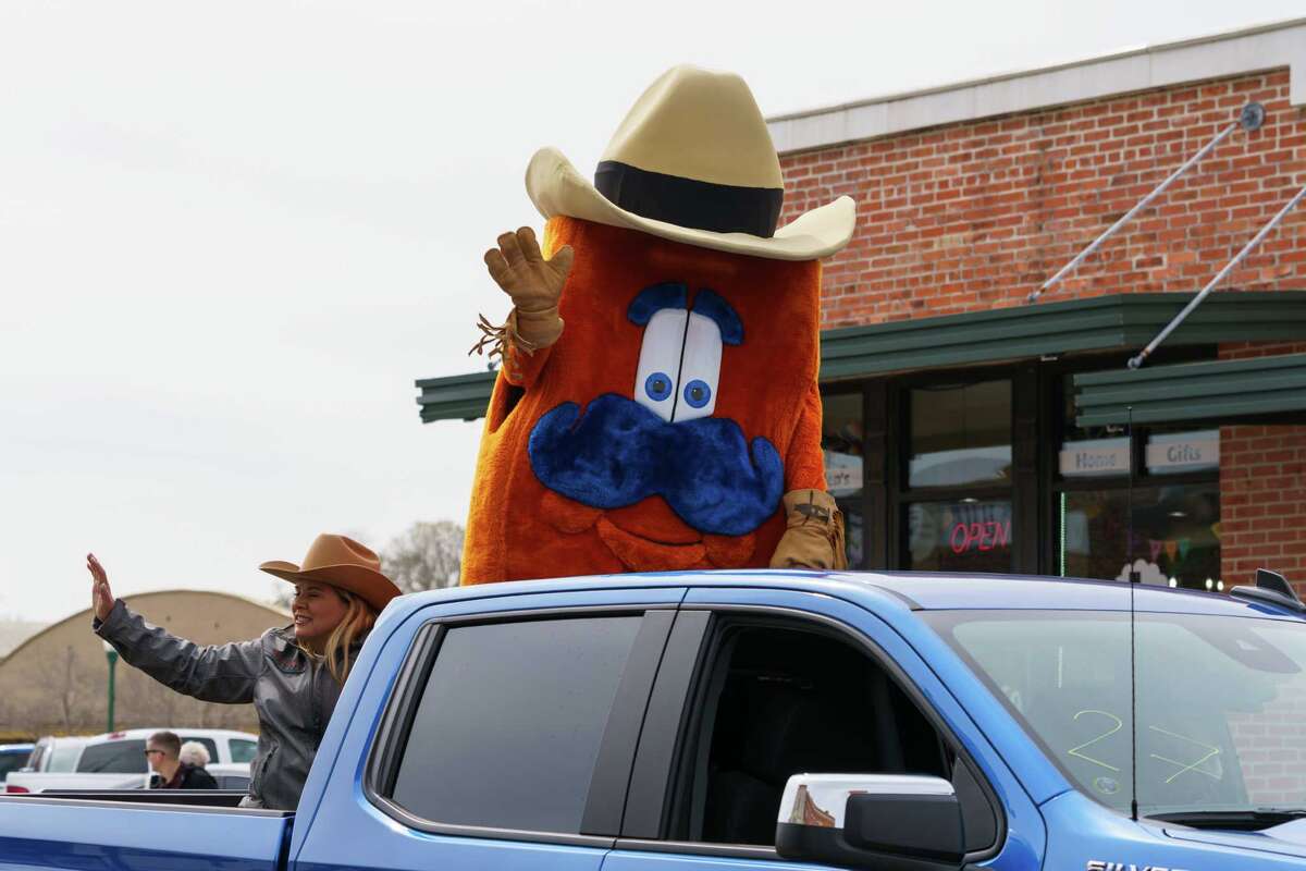 Conroe Go Texan parade saddles up for 58th year