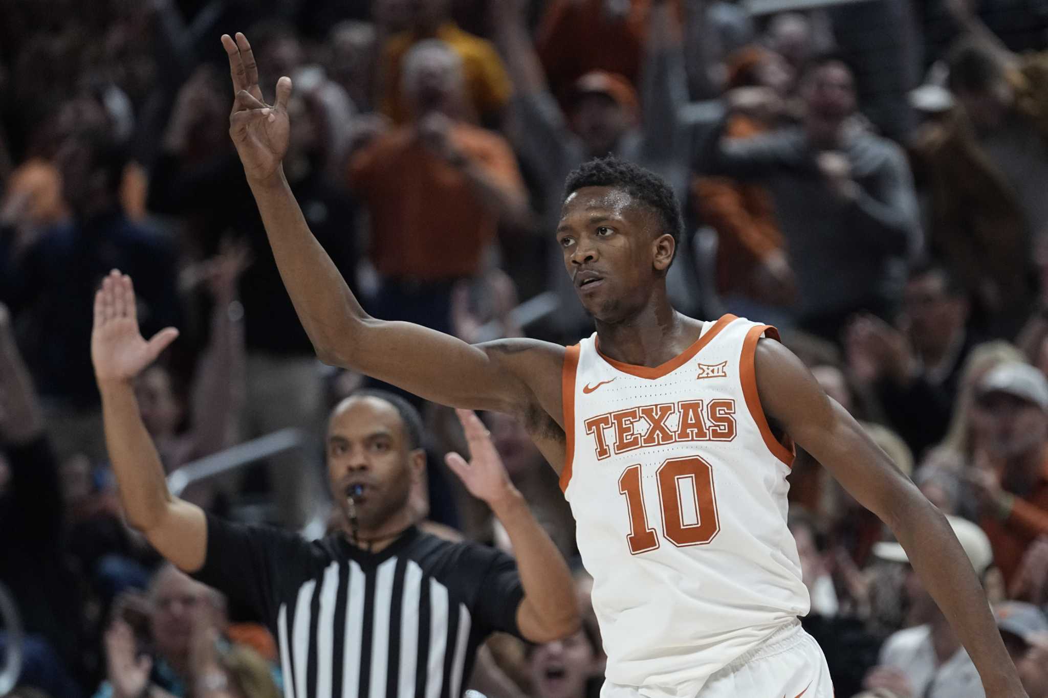 Texas basketball: Longhorns outlast Oklahoma in overtime