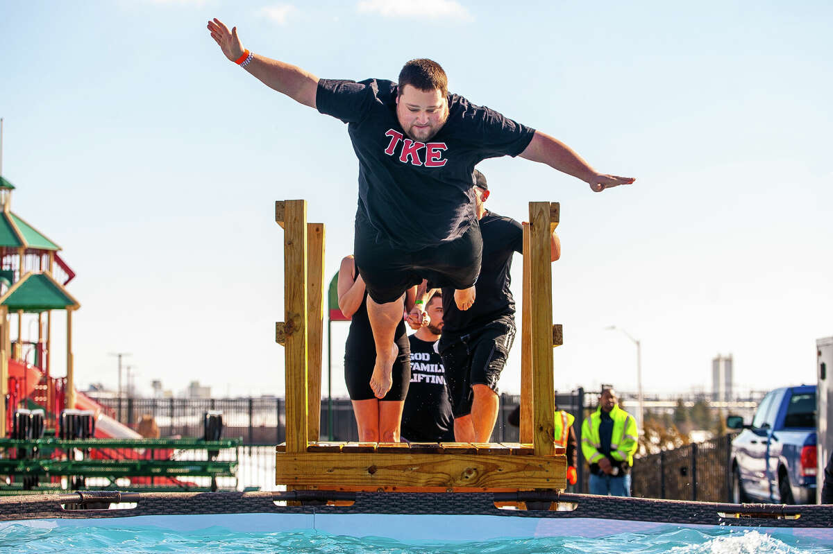 PHOTOS: Splashing at the 2023 Great Lakes Bay Polar Plunge